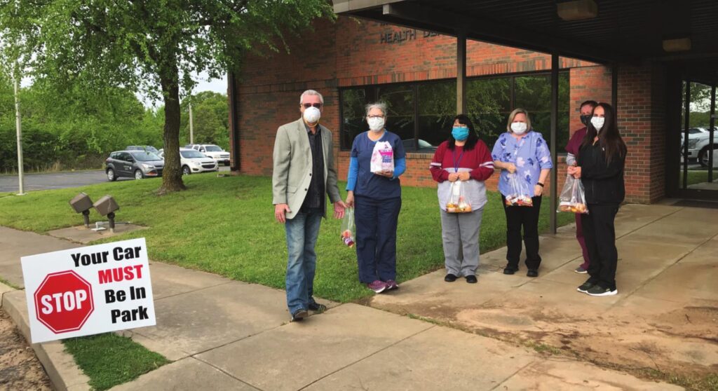 Randleman delivers meals to health care workers - Eufaula Indian Journal