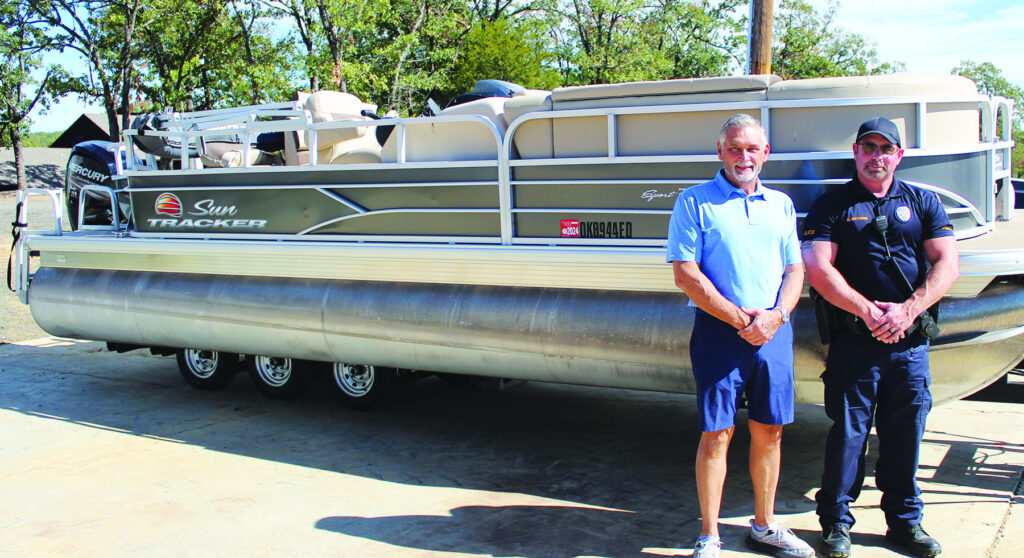 No. 9 Marina donates rescue boat to Eufaula PD - Eufaula Indian Journal